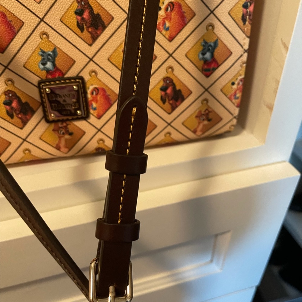 Rare Lady And The Disney Tramp Dooney And Bourke - Gem